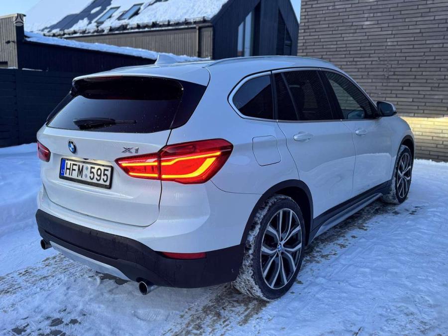 Balts BMW X1 2017 Viļņa, ar dzinēja tilpumu 2.00 L un nobraukumu 85 tūkst. km par 17500 €, foto 4 vietnē AUTOMOTO.COM.LV
