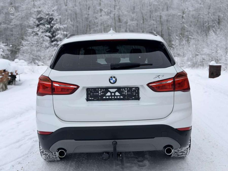 White BMW X1 2017 in Utena, with an engine capacity of 2.00 L and mileage of 315 thousand km for 12950 €, photo 7 on AUTOMOTO.COM.LV