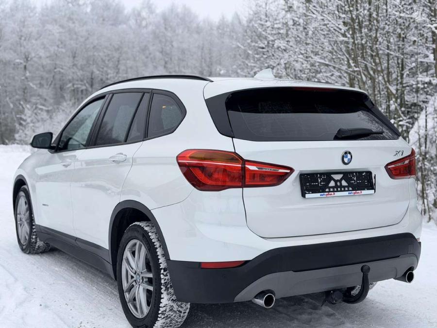 White BMW X1 2017 in Utena, with an engine capacity of 2.00 L and mileage of 315 thousand km for 12950 €, photo 8 on AUTOMOTO.COM.LV