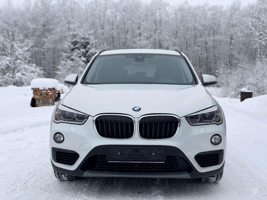 White BMW X1 2017 in Utena, with an engine capacity of 2.00 L and mileage of 315 thousand km for 12990 €, photo 6 on AUTOMOTO.COM.LV