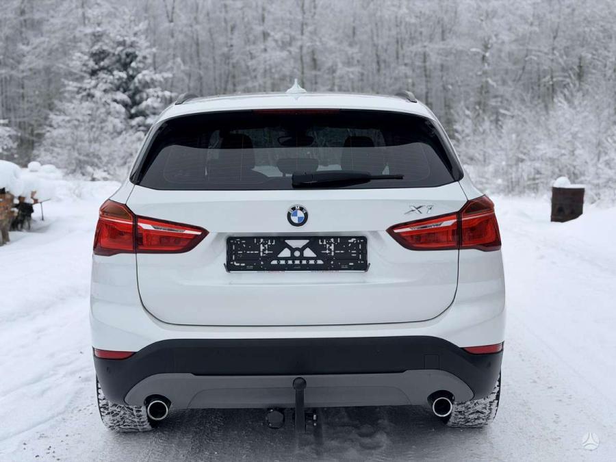 White BMW X1 2017 in Utena, with an engine capacity of 2.00 L and mileage of 315 thousand km for 12990 €, photo 10 on AUTOMOTO.COM.LV
