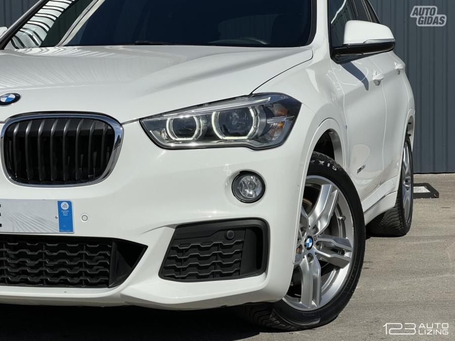 White BMW X1 2017 in Taurage, with an engine capacity of 2.00 L and mileage of 195 thousand km for 13900 €, photo 4 on AUTOMOTO.COM.LV