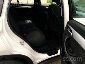 White BMW X1 2017 in Jelgava, with an engine capacity of 2.00 L and mileage of 252 thousand km for 12996 €, photo 4 on AUTOMOTO.COM.LV