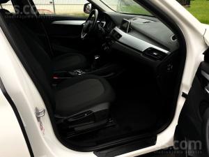White BMW X1 2017 in Jelgava, with an engine capacity of 2.00 L and mileage of 252 thousand km for 12996 €, photo 6 on AUTOMOTO.COM.LV