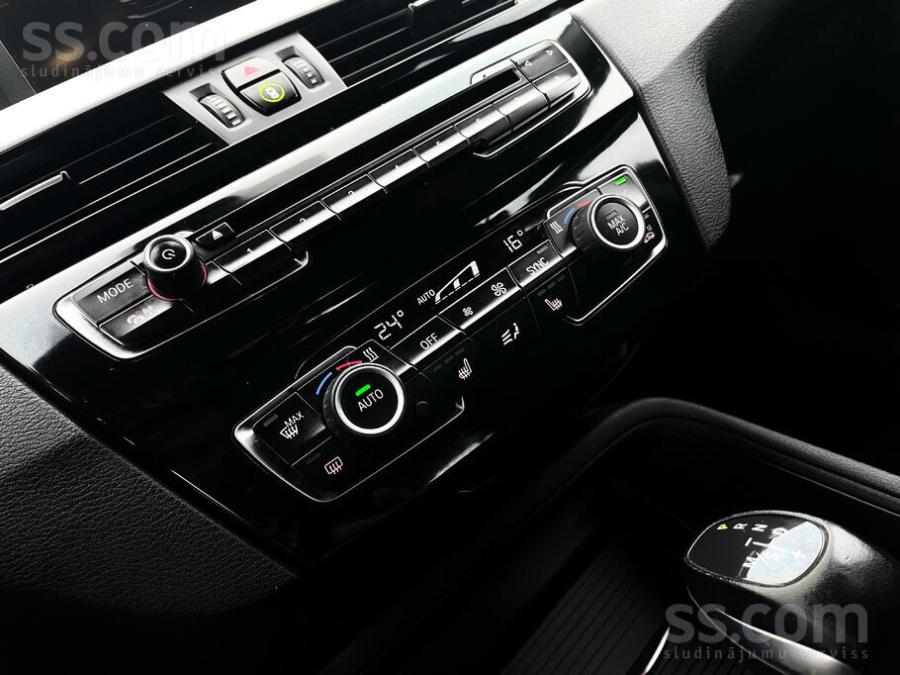 White BMW X1 2017 in Jelgava, with an engine capacity of 2.00 L and mileage of 252 thousand km for 12996 €, photo 11 on AUTOMOTO.COM.LV