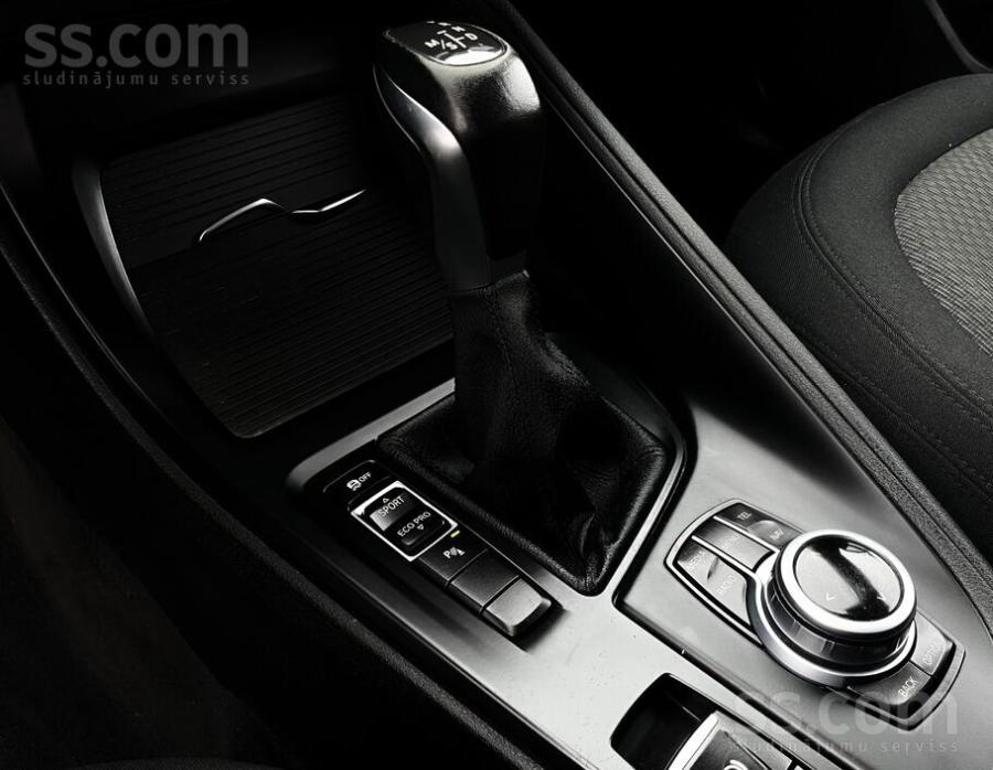 White BMW X1 2017 in Jelgava, with an engine capacity of 2.00 L and mileage of 252 thousand km for 12996 €, photo 16 on AUTOMOTO.COM.LV