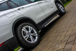White BMW X1 2017 in Jelgava, with an engine capacity of 2.00 L and mileage of 252 thousand km for 12996 €, photo 23 on AUTOMOTO.COM.LV