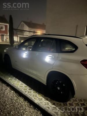 Balts BMW X1 2017 Rīga, ar dzinēja tilpumu 2.00 L un nobraukumu 205 tūkst. km par 14700 €, foto 9 vietnē AUTOMOTO.COM.LV