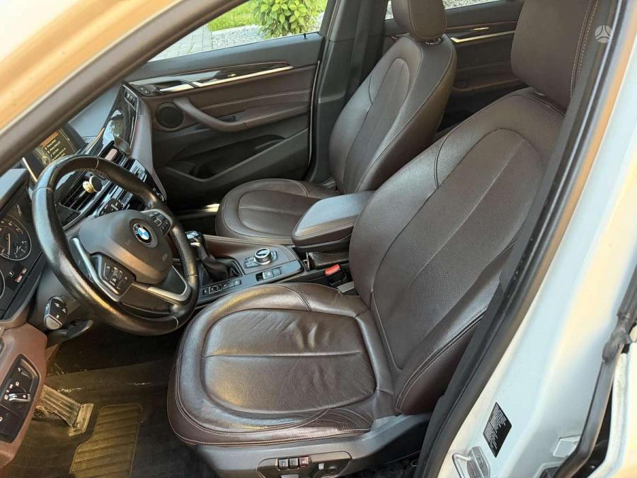 White BMW X1 2017 in Vilnius, with an engine capacity of 2.00 L and mileage of 124 thousand km for 15000 €, photo 13 on AUTOMOTO.COM.LV