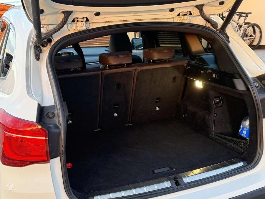 White BMW X1 2017 in Vilnius, with an engine capacity of 2.00 L and mileage of 124 thousand km for 15000 €, photo 16 on AUTOMOTO.COM.LV