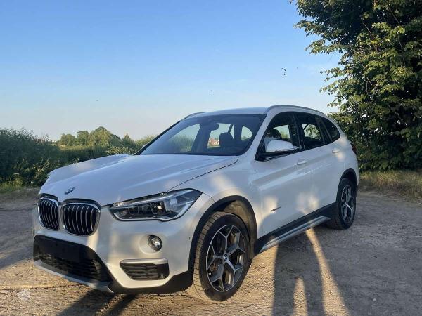 White BMW X1 2017 in Kaunas, with an engine capacity of 2.00 L and mileage of 154 thousand km for 9650 €, photo 4 on AUTOMOTO.COM.LV