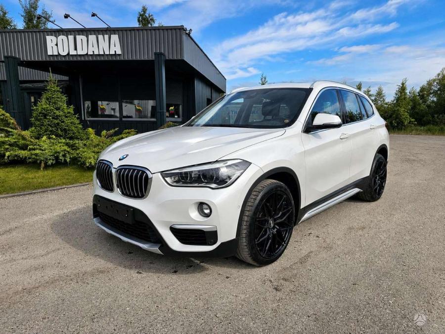 White BMW X1 2017 in Pakruojis, with an engine capacity of 1.50 L and mileage of 227 thousand km for 9800 €, photo 1 on AUTOMOTO.COM.LV