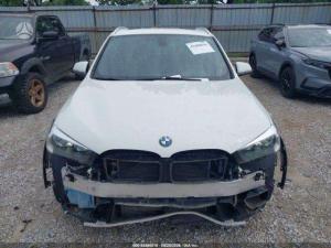 White BMW X1 2017 in Klaipeda, with an engine capacity of 2.00 L and mileage of 109 thousand km for 9600 €, photo 5 on AUTOMOTO.COM.LV