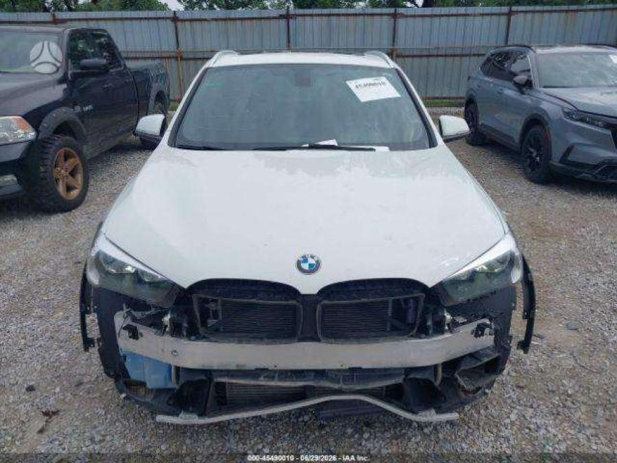 White BMW X1 2017 in Klaipeda, with an engine capacity of 2.00 L and mileage of 109 thousand km for 9600 €, photo 5 on AUTOMOTO.COM.LV
