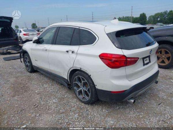 White BMW X1 2017 in Klaipeda, with an engine capacity of 2.00 L and mileage of 109 thousand km for 9600 €, photo 7 on AUTOMOTO.COM.LV
