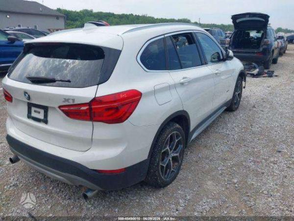 White BMW X1 2017 in Klaipeda, with an engine capacity of 2.00 L and mileage of 109 thousand km for 9600 €, photo 8 on AUTOMOTO.COM.LV
