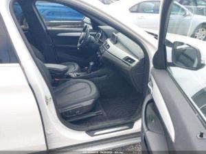 White BMW X1 2017 in Klaipeda, with an engine capacity of 2.00 L and mileage of 109 thousand km for 9600 €, photo 10 on AUTOMOTO.COM.LV