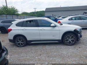 White BMW X1 2017 in Klaipeda, with an engine capacity of 2.00 L and mileage of 109 thousand km for 9600 €, photo 16 on AUTOMOTO.COM.LV