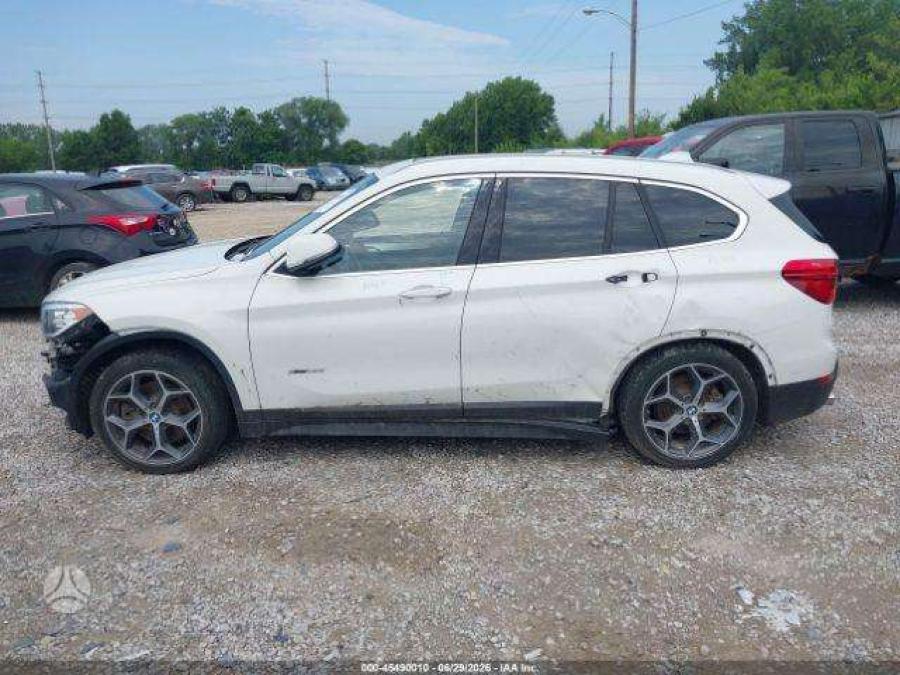 White BMW X1 2017 in Klaipeda, with an engine capacity of 2.00 L and mileage of 109 thousand km for 9600 €, photo 17 on AUTOMOTO.COM.LV