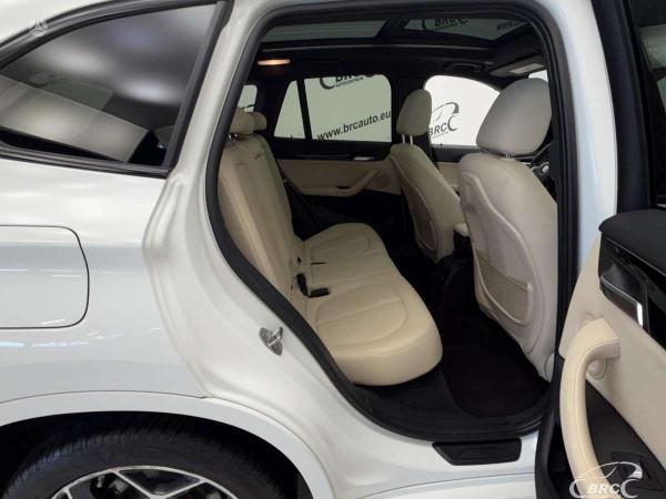 White BMW X1 2017 in Vilnius, with an engine capacity of 2.00 L and mileage of 105 thousand km for 15500 €, photo 10 on AUTOMOTO.COM.LV