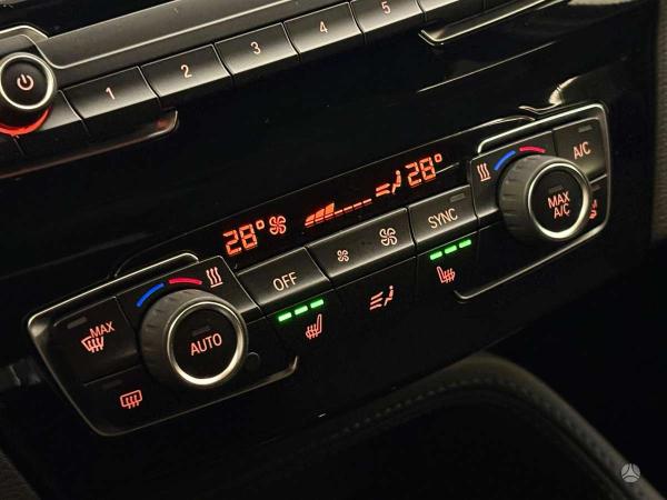 White BMW X1 2017 in Marijampole, with an engine capacity of 2.00 L and mileage of 173 thousand km for 15850 €, photo 6 on AUTOMOTO.COM.LV