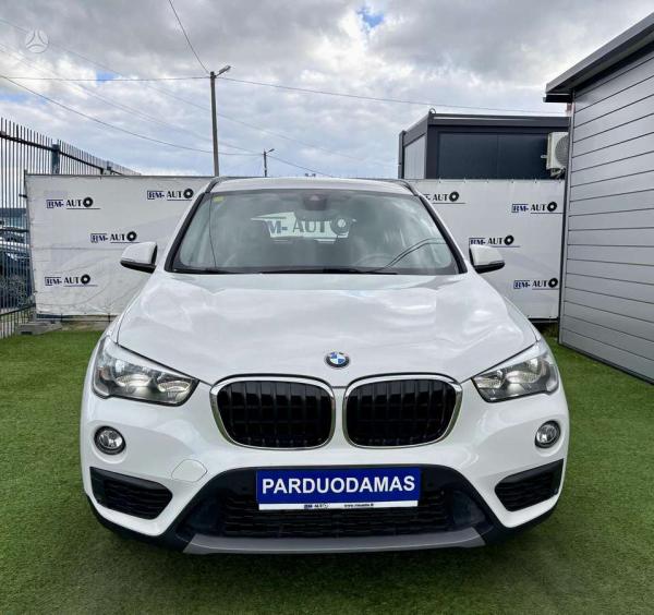 White BMW X1 2017 in Panevezys, with an engine capacity of 1.50 L and mileage of 162 thousand km for 11500 €, photo 3 on AUTOMOTO.COM.LV