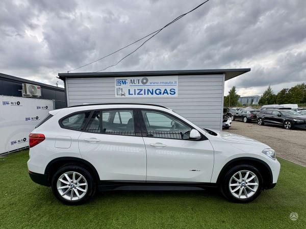 White BMW X1 2017 in Panevezys, with an engine capacity of 1.50 L and mileage of 162 thousand km for 11500 €, photo 5 on AUTOMOTO.COM.LV