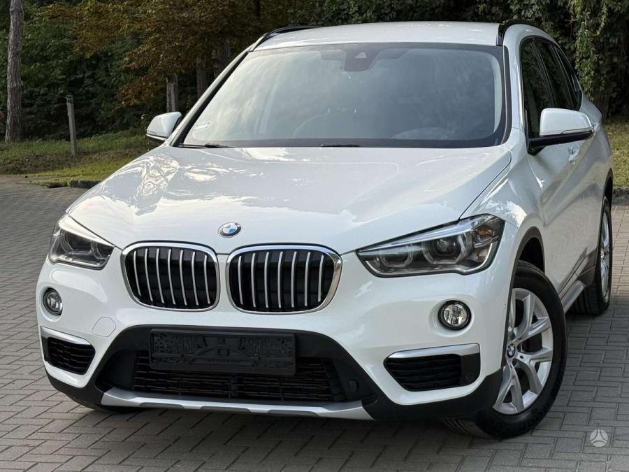 White BMW X1 2017 in Prienai, with an engine capacity of 2.00 L and mileage of 259 thousand km for 12900 €, photo 8 on AUTOMOTO.COM.LV