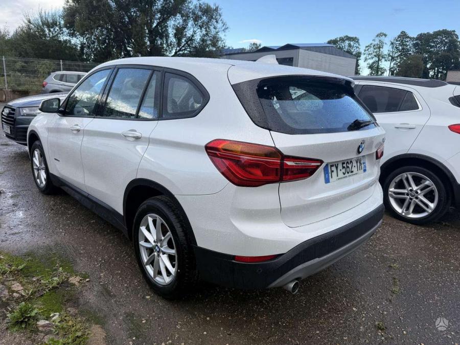 White BMW X1 2017 in Telschi, with an engine capacity of 1.50 L and mileage of 181 thousand km for 11000 €, photo 5 on AUTOMOTO.COM.LV