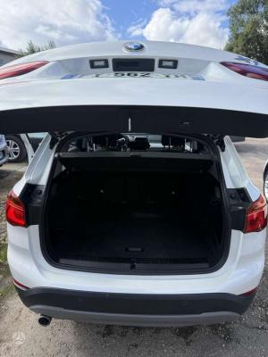 White BMW X1 2017 in Telschi, with an engine capacity of 1.50 L and mileage of 181 thousand km for 11000 €, photo 8 on AUTOMOTO.COM.LV