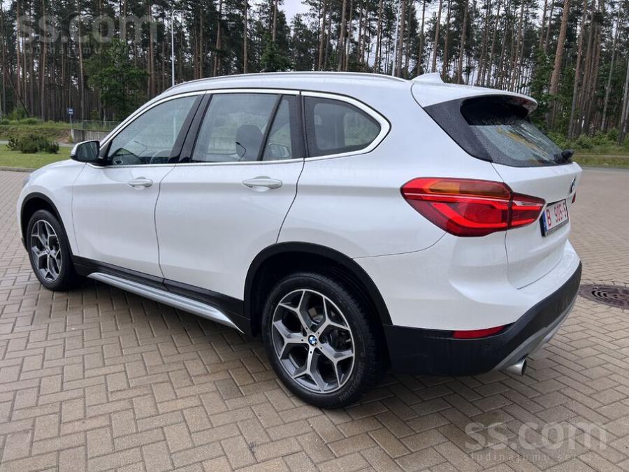 White BMW X1 2018 in Riga, with an engine capacity of 2.00 L and mileage of 204 thousand km for 15950 €, photo 6 on AUTOMOTO.COM.LV