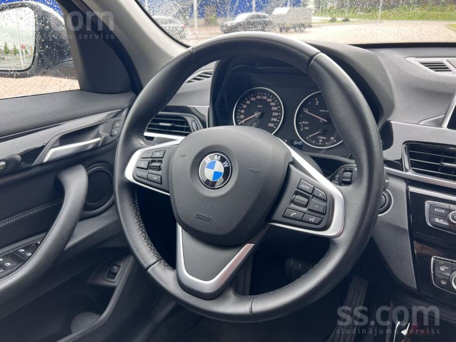 White BMW X1 2018 in Riga, with an engine capacity of 2.00 L and mileage of 204 thousand km for 15950 €, photo 13 on AUTOMOTO.COM.LV
