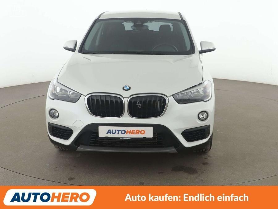 White BMW X1 2018 in Kaunas, with an engine capacity of 2.00 L and mileage of 52 thousand km for 24810 €, photo 9 on AUTOMOTO.COM.LV