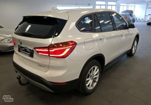 White BMW X1 2018 in Kaunas, with an engine capacity of 1.50 L and mileage of 79 thousand km for 22297 €, photo 3 on AUTOMOTO.COM.LV