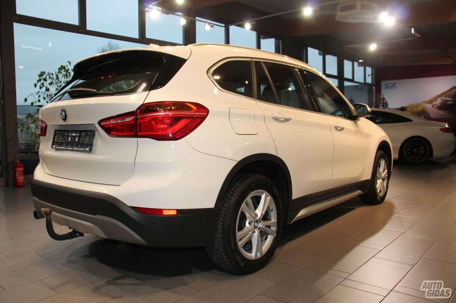 White BMW X1 2018 in Kaunas, with an engine capacity of 1.50 L and mileage of 82 thousand km for 22194 €, photo 6 on AUTOMOTO.COM.LV