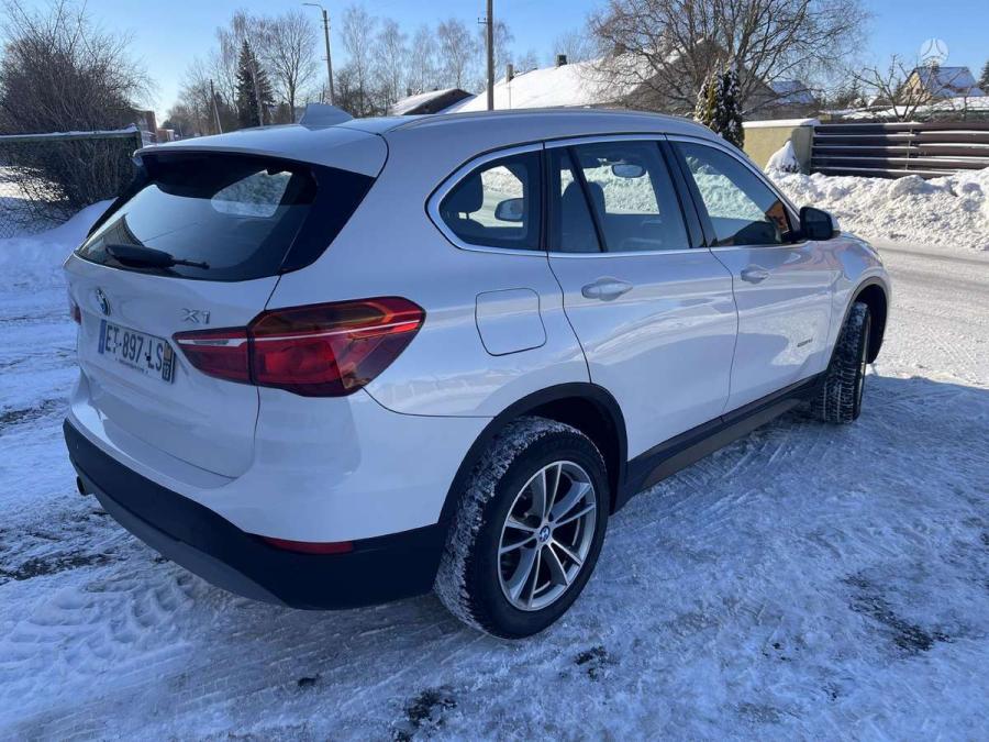 Balts BMW X1 2018 Kėdainiai, ar dzinēja tilpumu 2.00 L un nobraukumu 128 tūkst. km par 12600 €, foto 5 vietnē AUTOMOTO.COM.LV