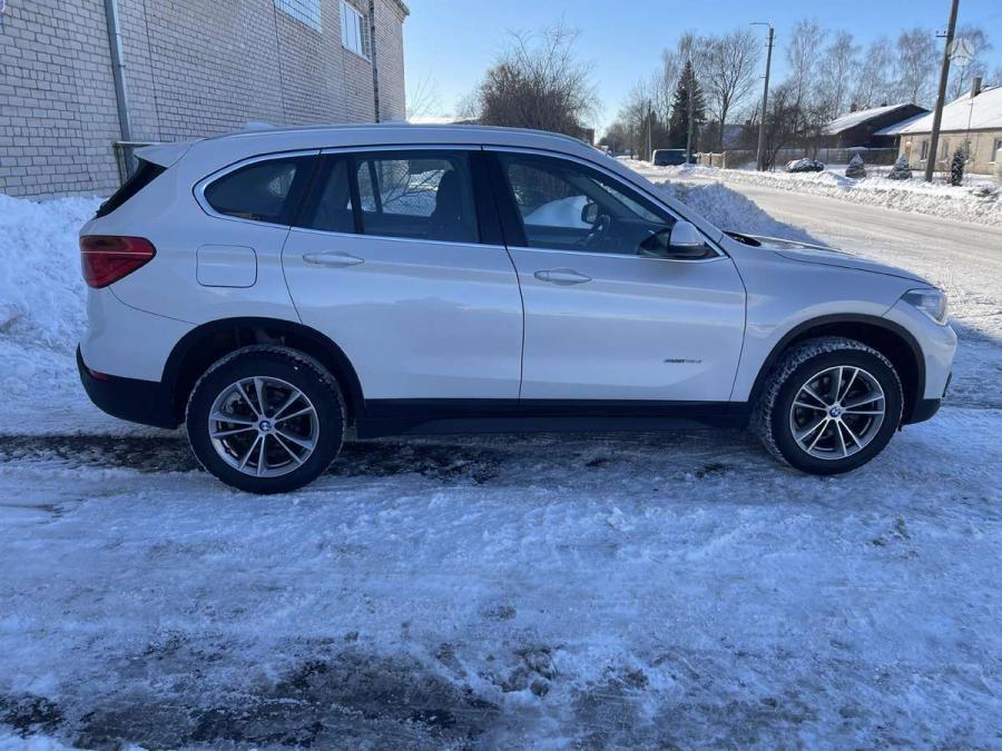 Balts BMW X1 2018 Kėdainiai, ar dzinēja tilpumu 2.00 L un nobraukumu 128 tūkst. km par 12600 €, foto 12 vietnē AUTOMOTO.COM.LV