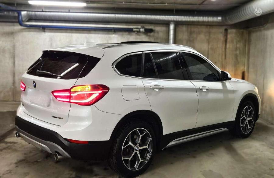 White BMW X1 2018 in Klaipeda, with an engine capacity of 2.00 L and mileage of 225 thousand km for 15450 €, photo 6 on AUTOMOTO.COM.LV