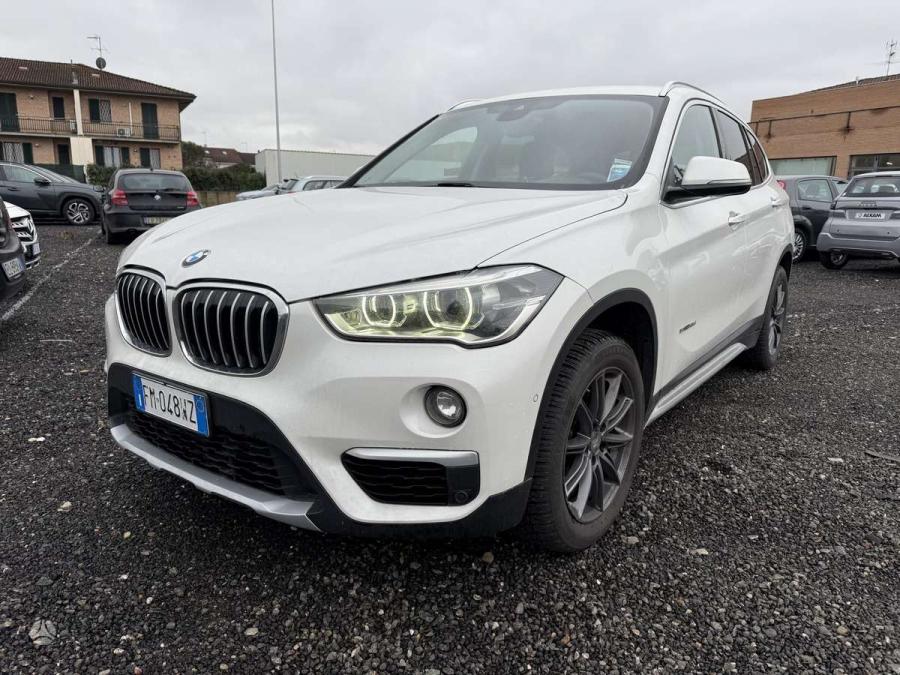 White BMW X1 2018 in Siauliai, with an engine capacity of 2.00 L and mileage of 177 thousand km for 13900 €, photo 1 on AUTOMOTO.COM.LV