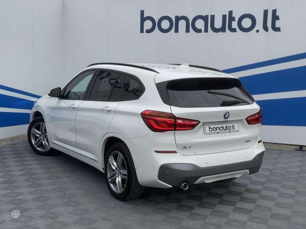 White BMW X1 2018 in Kaunas, with an engine capacity of 1.50 L and mileage of 291 thousand km for 10850 €, photo 5 on AUTOMOTO.COM.LV