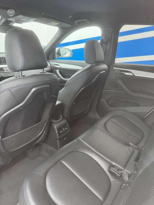 White BMW X1 2018 in Kaunas, with an engine capacity of 1.50 L and mileage of 291 thousand km for 10850 €, photo 7 on AUTOMOTO.COM.LV