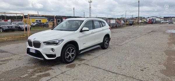 White BMW X1 2018 in Vilnius, with an engine capacity of 2.00 L and mileage of 270 thousand km for 11950 €, photo 3 on AUTOMOTO.COM.LV