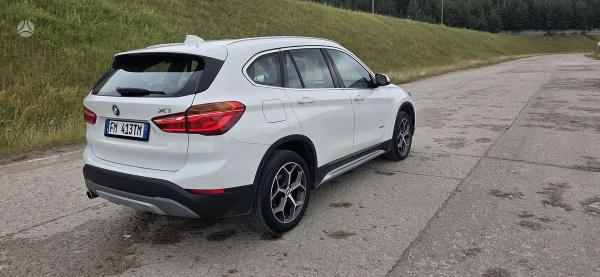 White BMW X1 2018 in Vilnius, with an engine capacity of 2.00 L and mileage of 270 thousand km for 11950 €, photo 5 on AUTOMOTO.COM.LV