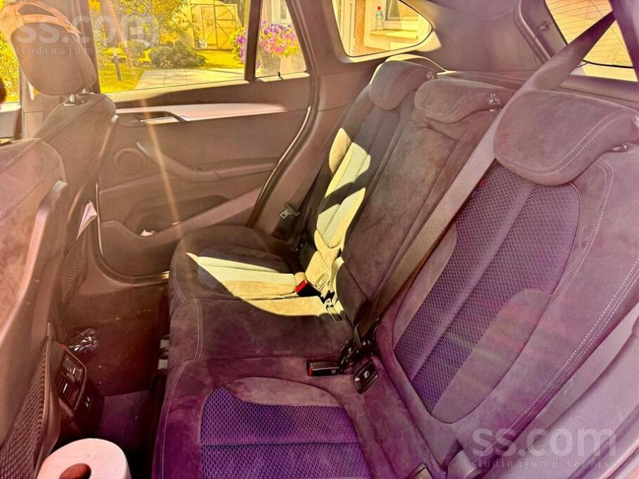 White BMW X1 2018 in Riga, with an engine capacity of 2.00 L and mileage of 126 thousand km for 16990 €, photo 9 on AUTOMOTO.COM.LV