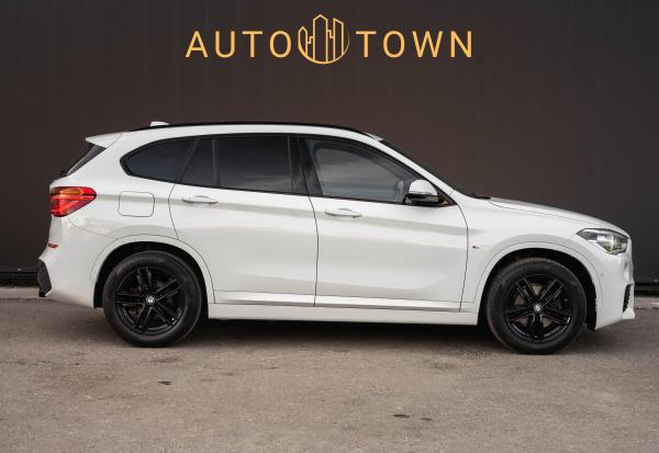 White BMW X1 2018 in Riga, with an engine capacity of 2.00 L and mileage of 247 thousand km for 16990 €, photo 5 on AUTOMOTO.COM.LV