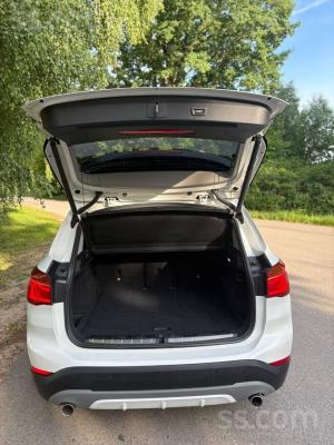 Balts BMW X1 2018 Ogre, ar dzinēja tilpumu 2.00 L un nobraukumu 197 tūkst. km par 18000 €, foto 12 vietnē AUTOMOTO.COM.LV