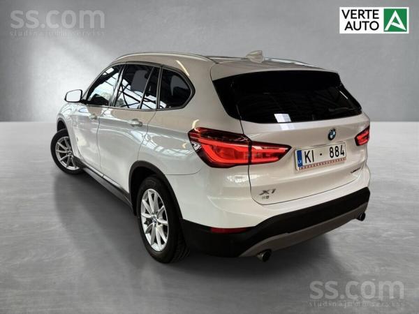 White BMW X1 2018 in Riga, with an engine capacity of 2.00 L and mileage of 137 thousand km for 14490 €, photo 4 on AUTOMOTO.COM.LV