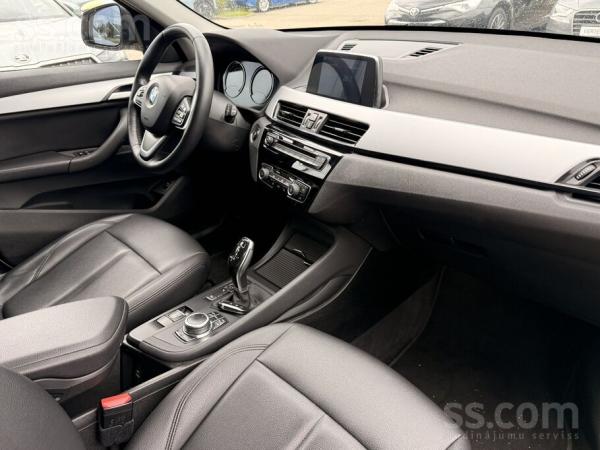 White BMW X1 2018 in Riga, with an engine capacity of 2.00 L and mileage of 137 thousand km for 14490 €, photo 9 on AUTOMOTO.COM.LV