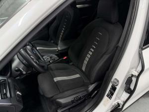 Balts BMW X1 2018 Utena, ar dzinēja tilpumu 2.00 L un nobraukumu 193 tūkst. km par 15750 €, foto 32 vietnē AUTOMOTO.COM.LV