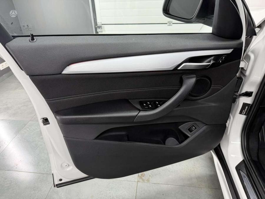 Balts BMW X1 2018 Utena, ar dzinēja tilpumu 2.00 L un nobraukumu 193 tūkst. km par 15750 €, foto 34 vietnē AUTOMOTO.COM.LV